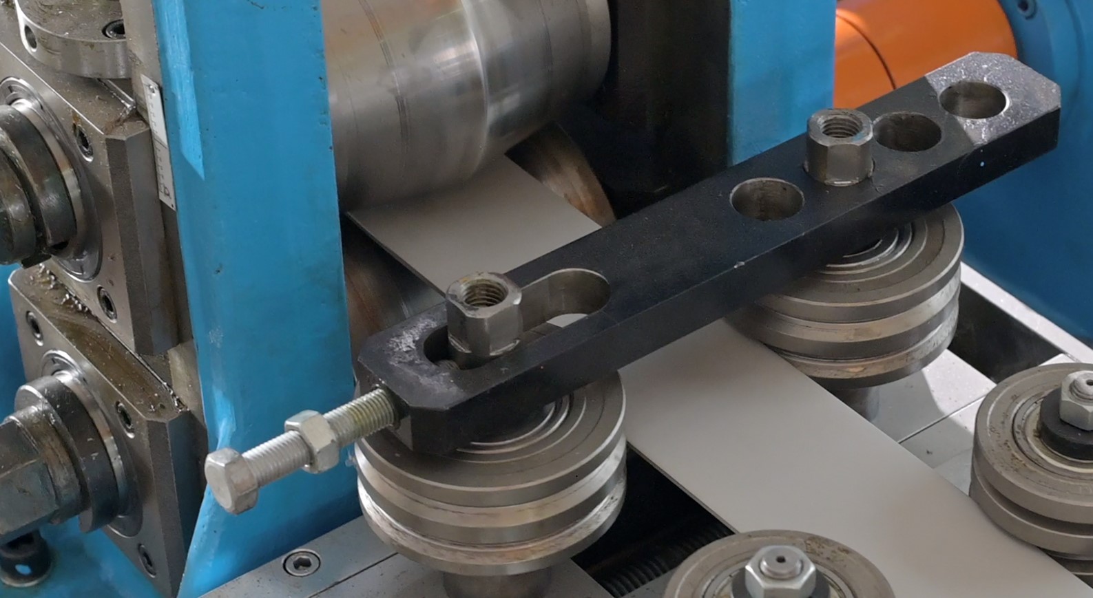 Flat bar polishing / straightening machine - Equipment - HOCHON ...